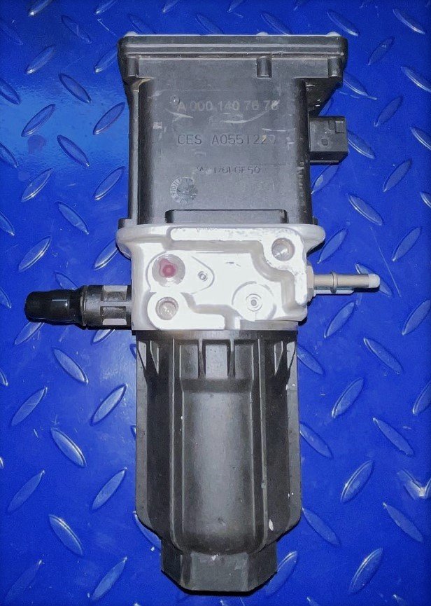 Adblue Pump Mercedes Actros Atego Axor Euro 6 (1 socket)